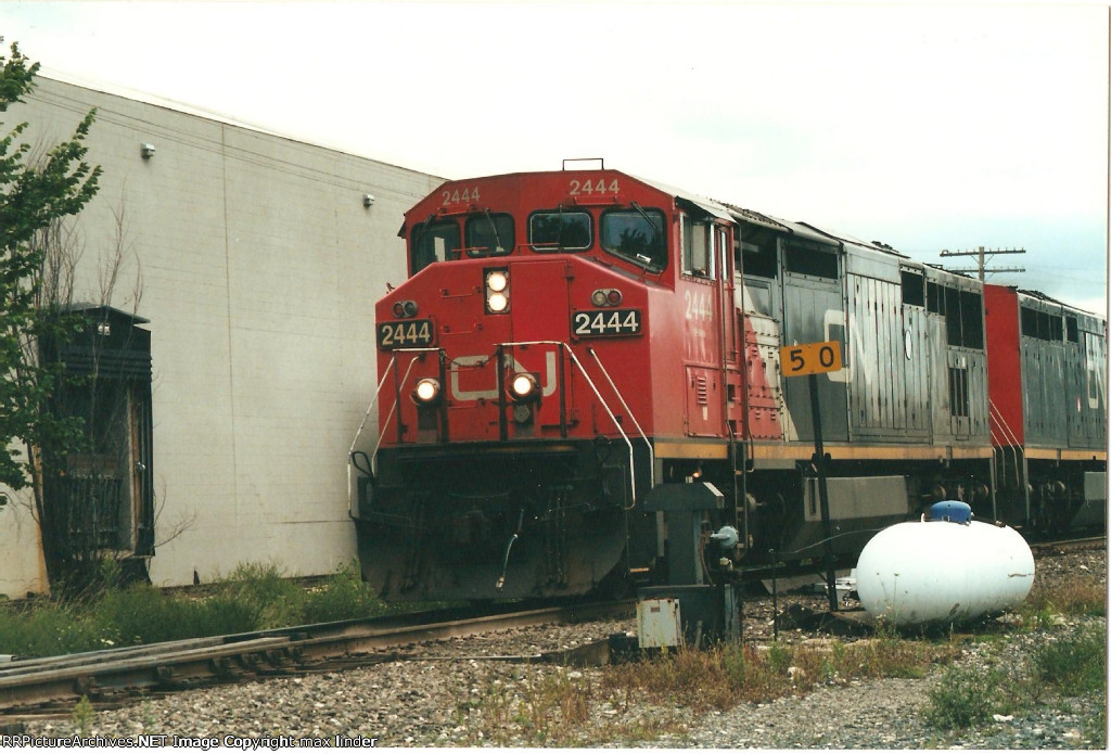 CN 2444